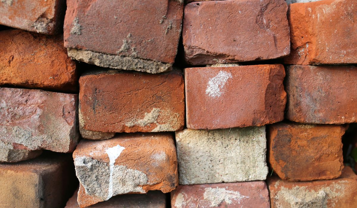 Exterior Chimney Mortar Deterioration: Causes and Solutions | A&XM